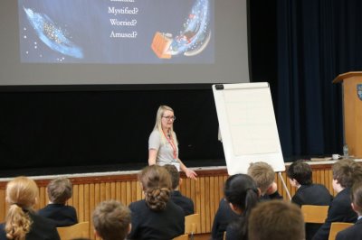 Author L. D. Lapinski visits St Peter's 8-13 | News | St Peter's School